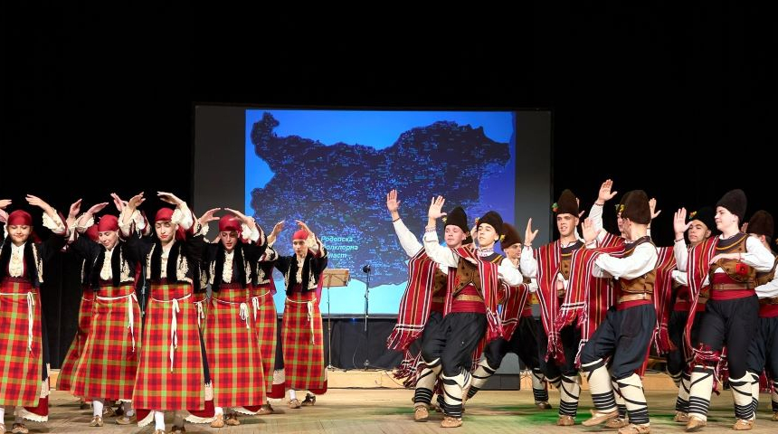 Общината отпуска 10 хил лв на ансамбъл Развитие за участие във фестивал в САЩ